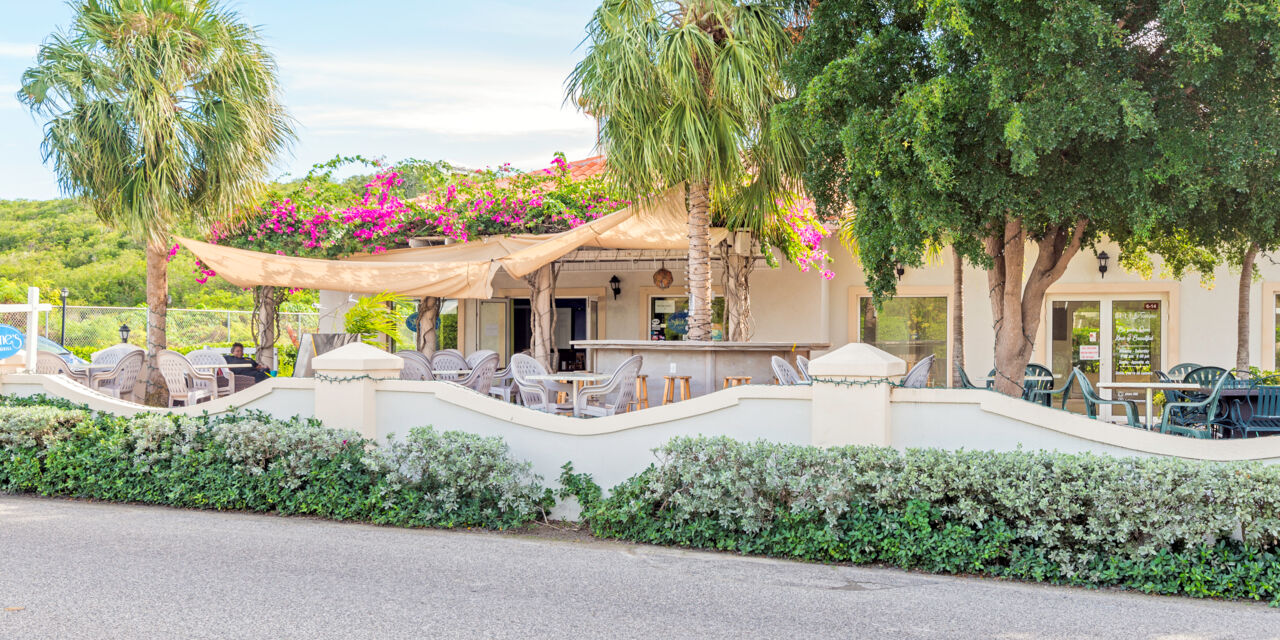 Simone's Bar and Grill | Visit Turks and Caicos Islands